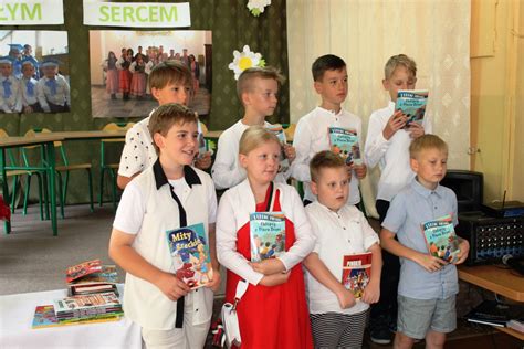 Uroczyste zakończenie roku szkolnego Aktualności Szkoła Podstawowa