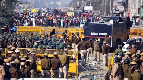 Farmers Announce Blocking Highways Connecting Delhi With Ghaziabad