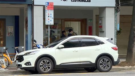 獨家／卸貨車格「皮卡」也能停！？ 牌照「貨車、客貨」沒違規 Peekme