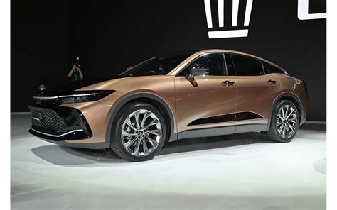 2022年トヨタ 新型クラウン クロスオーバーのスペック価格内外装まで徹底解説 カーナリズム