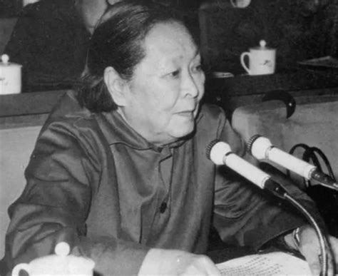 她16岁入黄埔军校，17岁嫁给叶剑英，31岁时选择离婚，儿子是少将 知乎