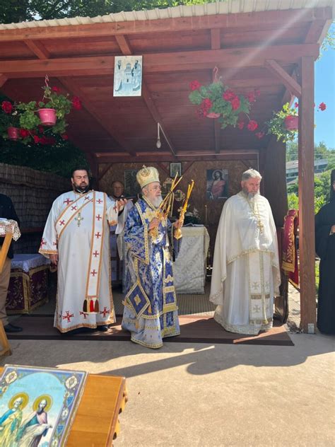 Slujire chiriarhală la Schitul de la Moneasa Arhiepiscopia Aradului