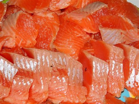 Рыбка красная соленая