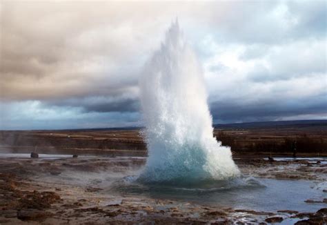 Strokkur, jedan od najpoznatijih gejzira na Islandu