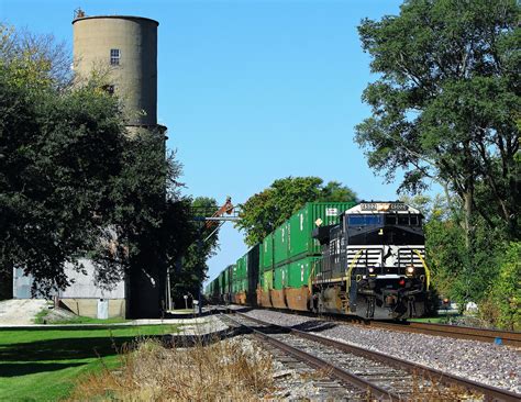 Ns 252 At New Berlin A Fast Running 252 Triple Crown Train… Flickr