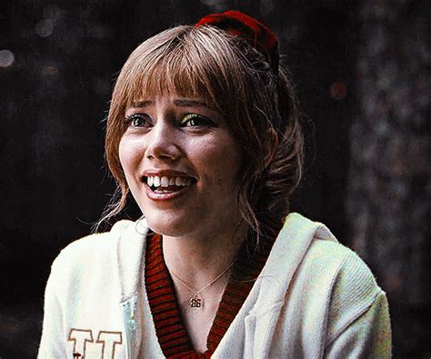 Emzies Grace Van Dien As Chrissy Cunningham The Hellfire