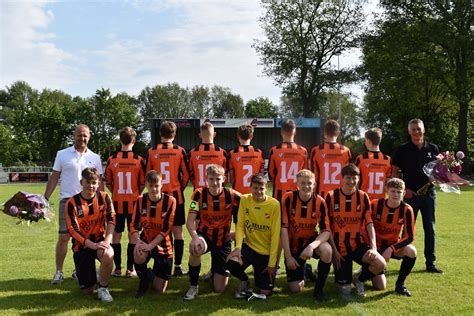 Vier Jeugdteams In Een Nieuw Tenue V V Kloosterhaar