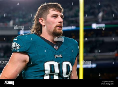 Philadelphia Eagles Tight End Jack Stoll 89 Walks Off The Field After Defeating The Dallas