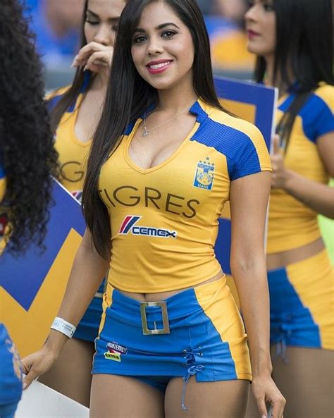 Hot Football Fans Football Girls Soccer Girl Cheerleader Girl Cheer Girl Cheerleading
