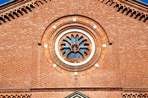 Premium Photo View Of Ornate Window
