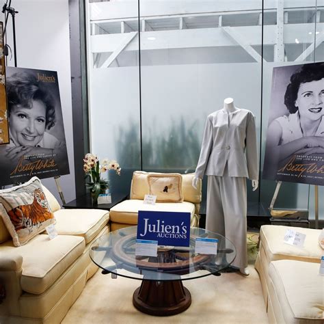 Betty Whites ‘golden Girls Script Cat Jewelry And More Go Up For