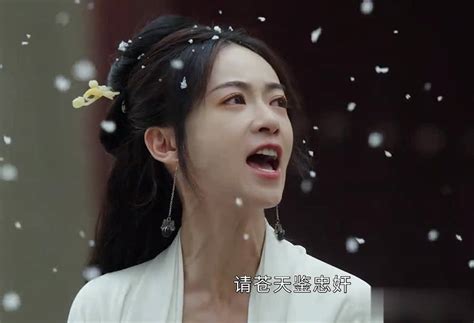 《墨雨云间》深度剖析：当姜梨与琼枝陨落，薛芳菲直面残酷的“情郎”真相