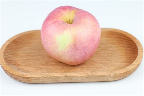 Apple Red Ripe Fresh Free Photo On Pixabay