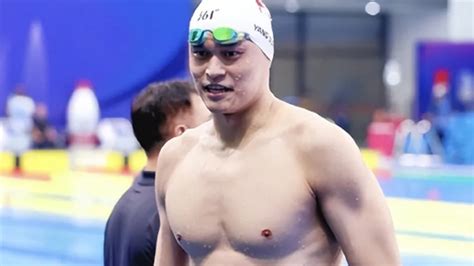 孙杨因伤退出男子100米自由泳预赛凤凰网视频凤凰网