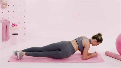How To Do A Plank With Proper Form According To A Personal Trainer