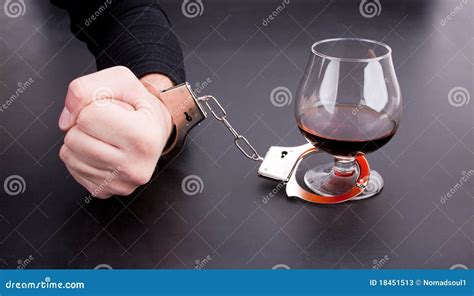 Mano Chiusa A Chiave A Vetro Di Alcool Immagine Stock Immagine Di