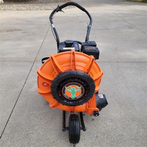 Huge Leaf Clean Up Project Found A Very Helpful Tool To Aid In The