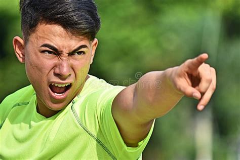 Atleta De Sexo Masculino Adulto Enojado Foto De Archivo Imagen De