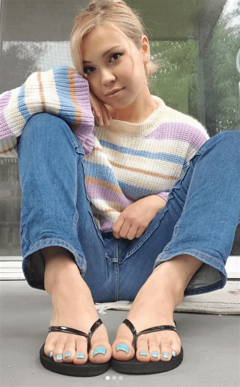 Kala Lehlani Rflipflopfeet