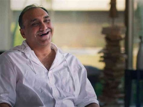 Here Is What Director Aditya Chopra Looks Like Now In His First Ever Interview After 25 Years
