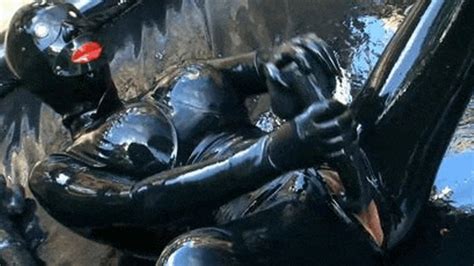 Messy Latex E Girl And The Heavy Rubber Sploshing Outdoor