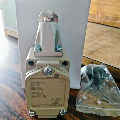 Model A One Current Rating 6a Limit Switch Omron No Of Module 2m Circuit Type 1 Way At