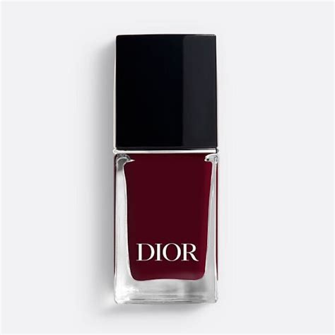 This Cherry Mocha Nail Polish Is Trending On Tiktok Who What Wear