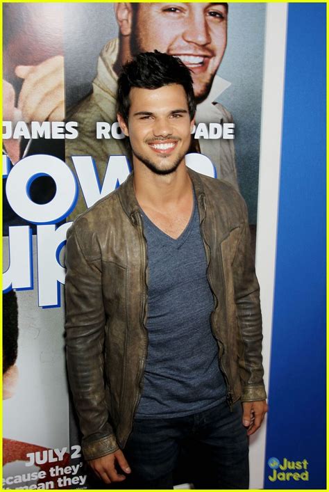 Taylor Lautner Grown Ups 2 Nyc Premiere Photo 576264 Photo