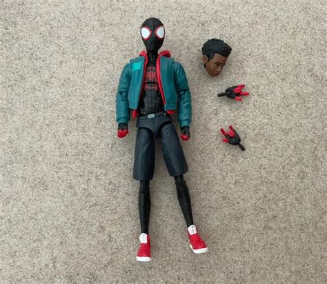 HASBRO MARVEL LEGENDS Series Spider Man Into The Spider Verse Miles