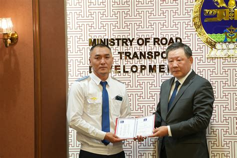 Төмөр замчдад төрийн дээд одон медаль гардууллаа