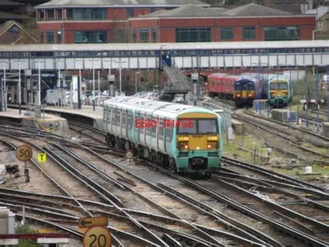 Photo 2 Class 456 456021 456001 Approaching Guildford With A Swt