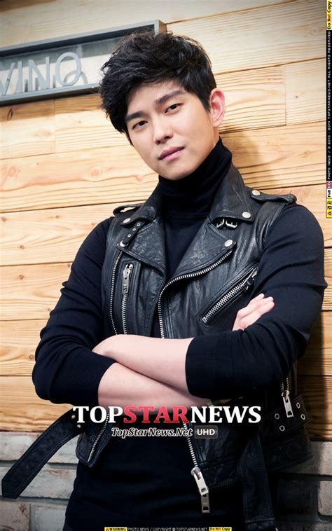 Yoon Kyun Sang Aktor Super Ganteng Kakak Lee Jong Suk