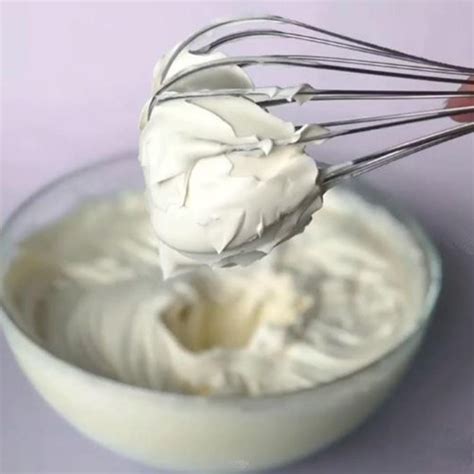 Рецепт Взбитый ганаш на белом шоколаде Рецепт Шоколад Шоколадный ганаш Торт из сникерса