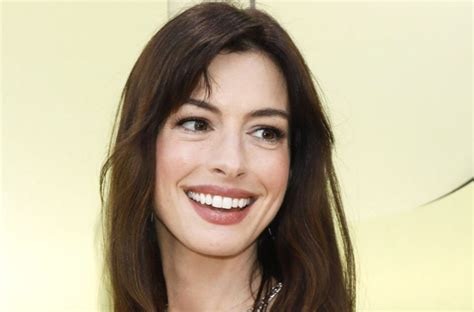 Impressed Even Donatella Versace Anne Hathaway In An Extreme Mini