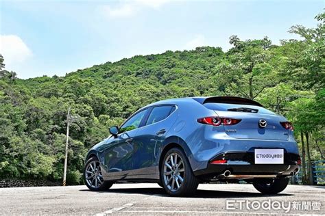 讓你捨不得熄火下車的感性尤物：馬自達3五門版旗艦進化型 Ettoday車雲 Ettoday新聞雲