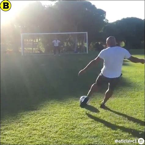 Las Leyendas Del FÚtbol Nunca Pierden La Magia Las Leyendas Del