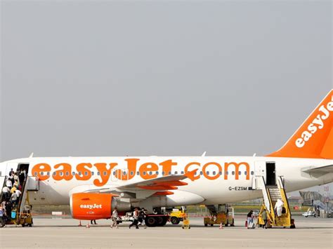 Easyjet Cabin Crew Approve August Strike The Portugal News
