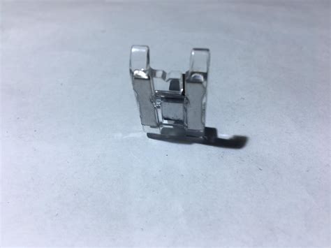 PIEDINO RICAMO ZZ ATTACCO BASSO Cambria Macchine Per Cucire