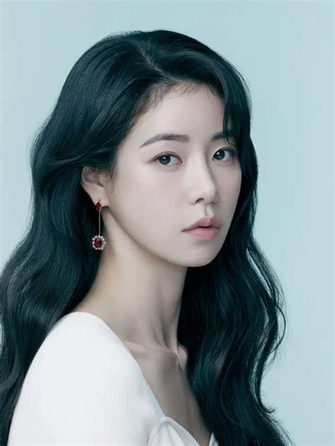 Lim Ji Yeon Dan Lee Do Hyun Resmi Pacaran Sempat Jadi Rahasia Umum Di