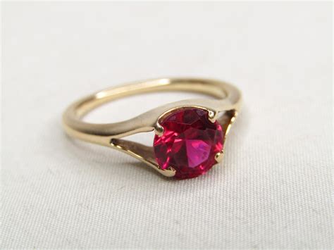 Shopthesalvationarmy 10k Gold Ring With Red Stone 2 86 Grams Tw Size