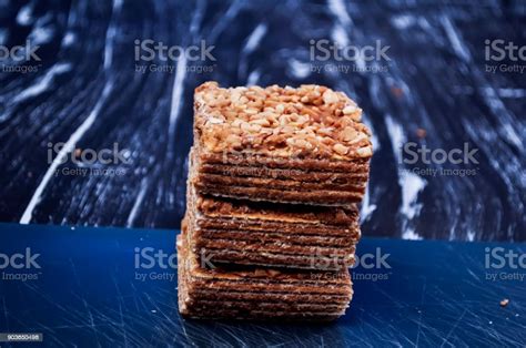 조각의 케이크 테이블에 누워입니다 치에 대 한 아침 식사 디저트 갈색에 대한 스톡 사진 및 기타 이미지 갈색 감자 칩