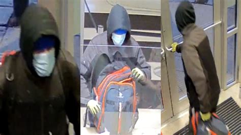Man Robs West Side Chicago Bank Fbi Fox 32 Chicago