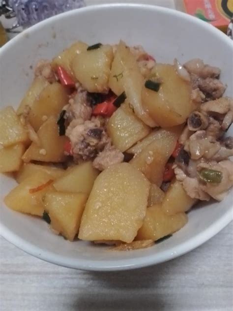 【土豆炖鸡腿的做法步骤图，土豆炖鸡腿怎么做好吃】萌子出乄世下厨房