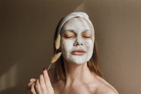 Masker Alami Untuk Memutihkan Wajah Dan Glowing Yuk Coba