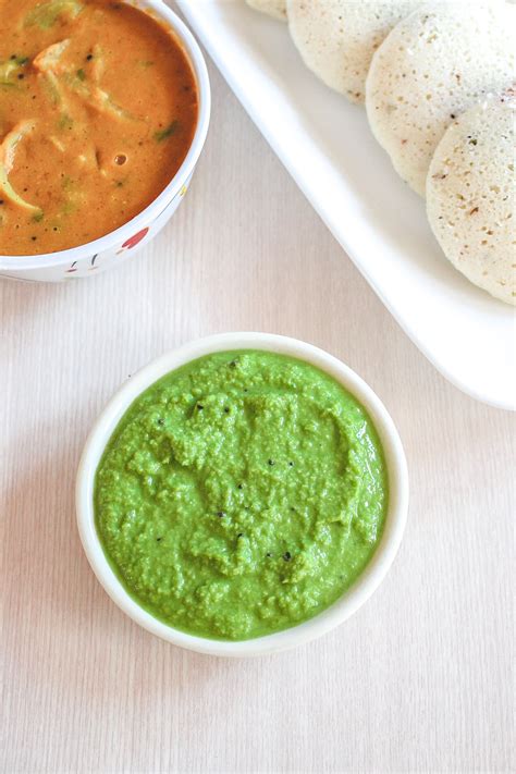 Green Coriander Coconut Chutney Recipe Spice Up The Curry