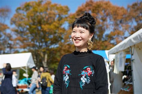 ひと針ずつ丁寧に編み込む 彩り豊かな糸のアクセサリー Chico Andlohas
