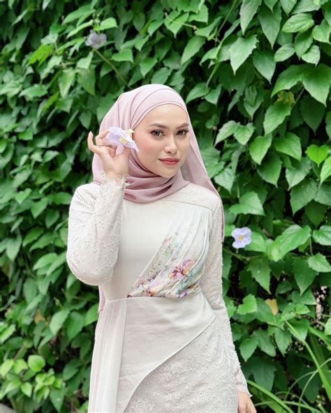 Pin On Simpan Pantas In 2024 Beautiful Hijab Hijab Fashion Fashion