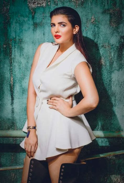 Ihana Dhillon Punjabi Actress Super Sexy Hot Wallpaper Images