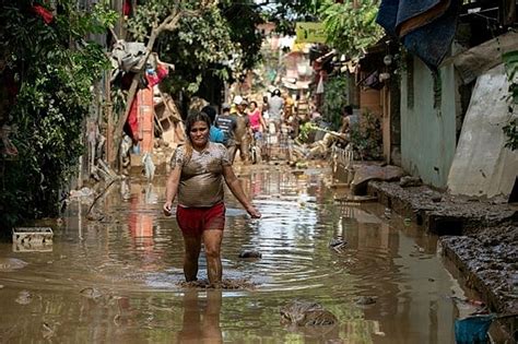 Over 5000 Flee Homes As Storm Dujuan Hits Southern Philippines