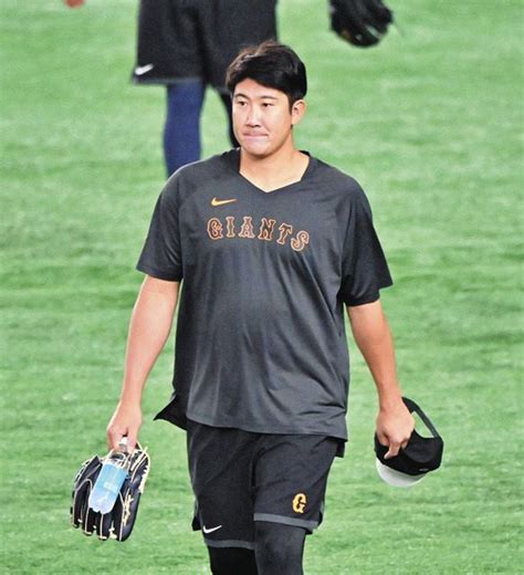 【巨人】右肘張り訴えた菅野智之、ウオーミングアップで引き揚げ 阿波野コーチ「難しい問題」と慎重：中日スポーツ・東京中日スポーツ